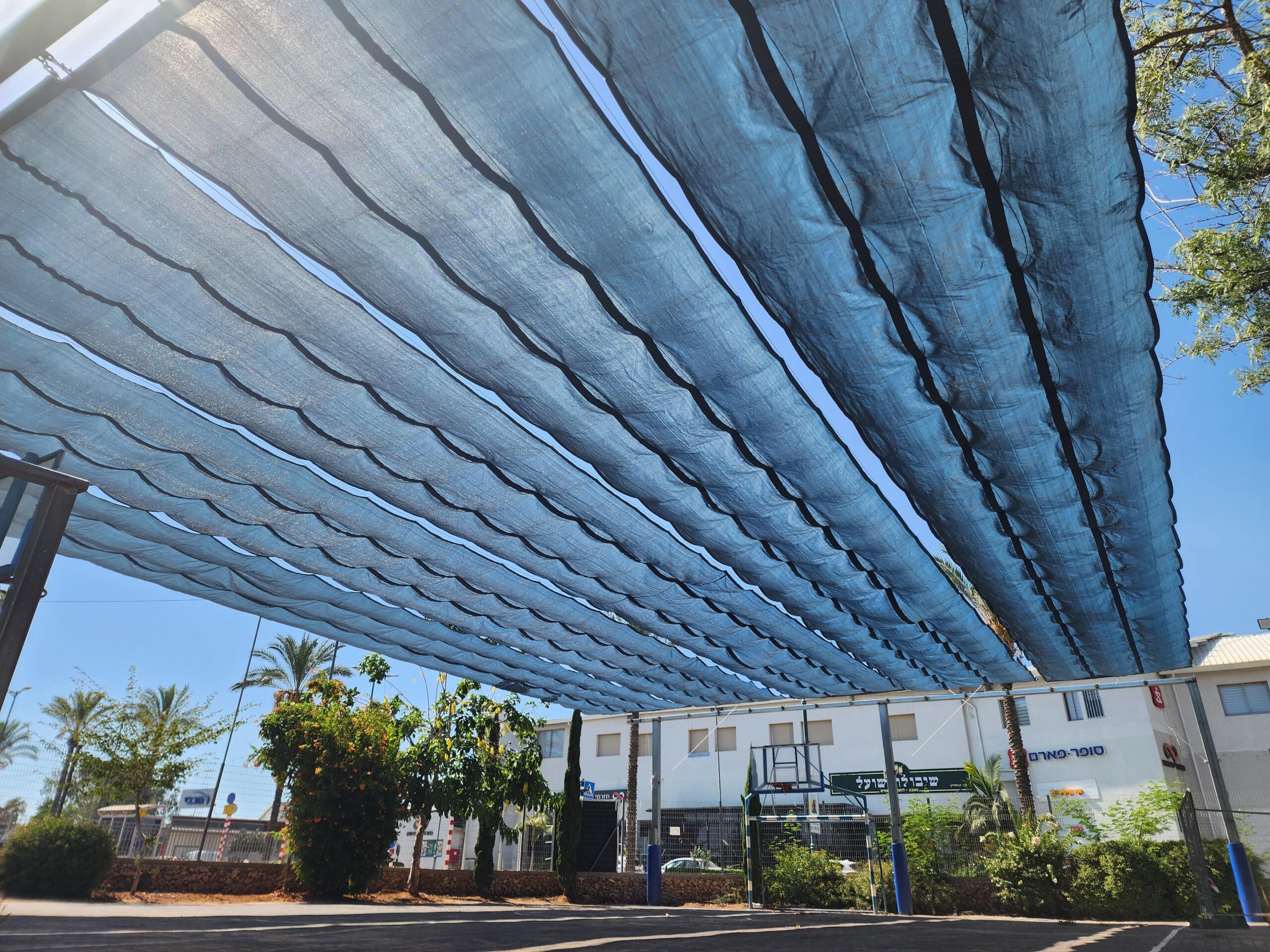 נפתח נסגר - אלי שלו פתרונות הצללה בע''מ